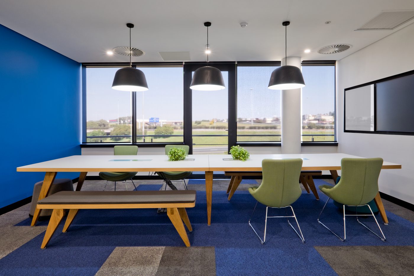 Combining Natural Daylight, Artificial Lighting In Office Fit-Outs ...